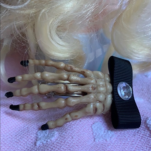 unbranded | Accessories | 3 Creepy Skeleton Hand Hair Clip For ...